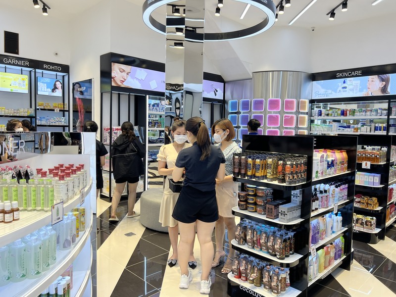 SIÊU HOT: Những hình ảnh rõ nét "xịn sò " đầu tiên bên trong cửa hàng ...